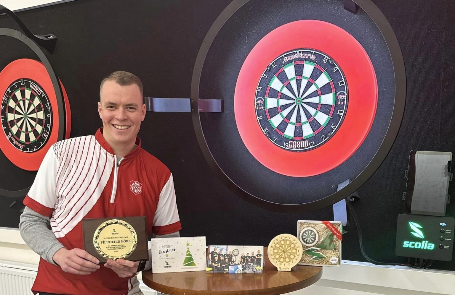 Sjallanum breytt í píluhöll fyrir eitt stærsta pílumót landsins | Kaffið.is